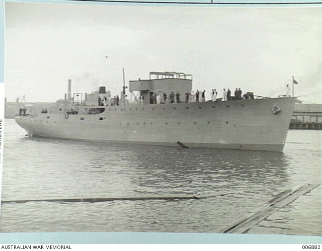 Starboard bow view of the Bathurst Class minesweeper/corvette HMAS ...