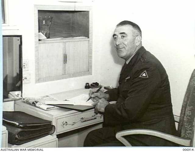 Sydney Embarkation for the Middle East. VX12732 Lieutenant Colonel ...