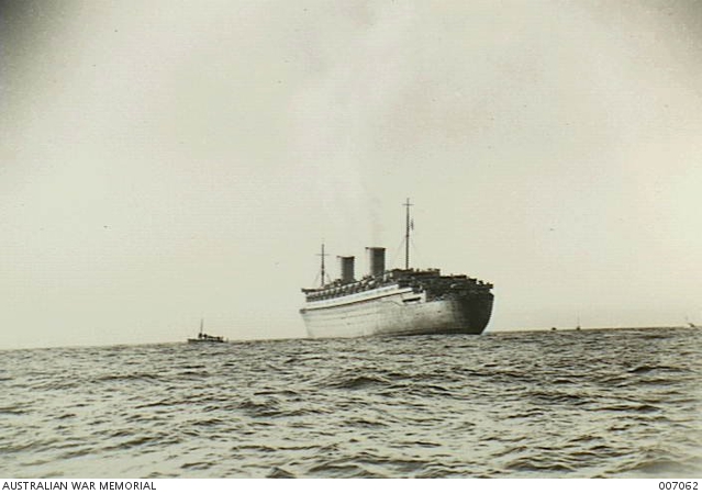 SYDNEY, NSW. THE TROOP TRANSPORT SHIP QUEEN ELIZABETH IN THE HARBOUR ...