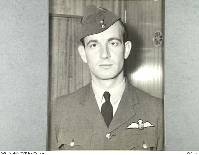 RAAF SYDNEY EMBARKATION. WING COMMANDER J. BROWN OF THE R.A.F ...