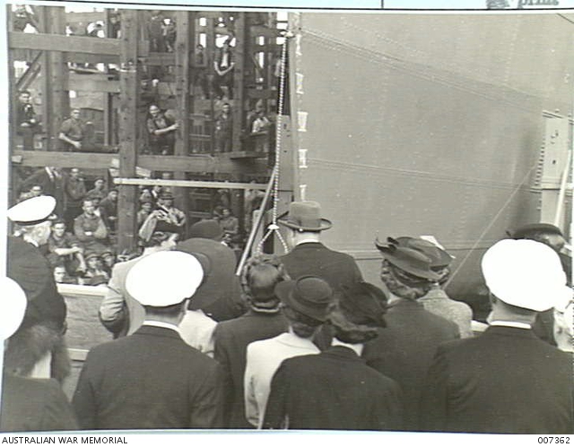 The Bathurst class minesweeper/corvette HMAS Warrnambool moving down ...