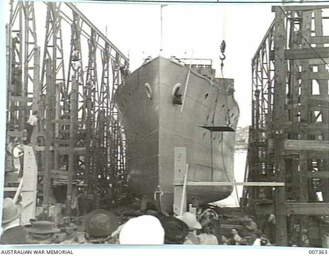 The Bathurst class minesweeper/corvette HMAS Warrnambool moving down ...