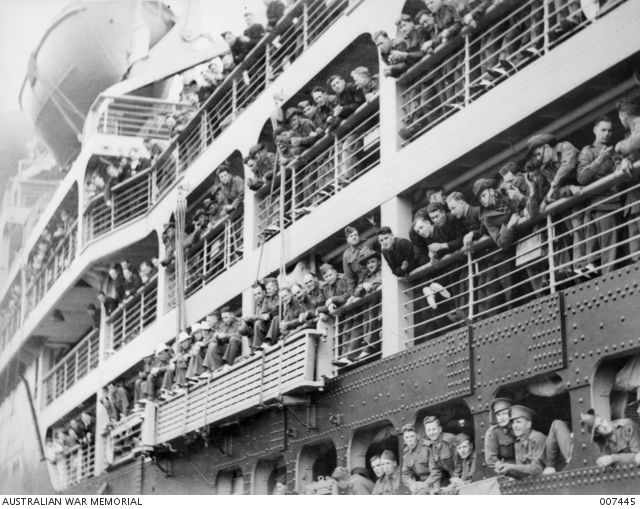 1940-08-04. EMBARKATION FROM MELBOURNE. (NEGATIVE BY MR MENZIES ...