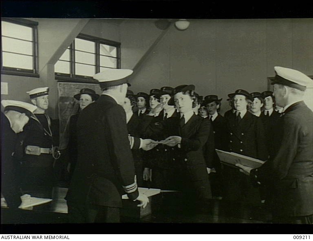 Womens' Royal Australian Naval Services (WRANS) Telegraphists on pay ...
