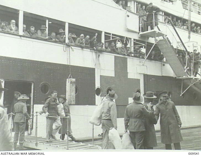 MELBOURNE, VICTORIA. (CHECKS WITH WAR DIARY). ARRIVAL OF HOSPITAL SHIP ...