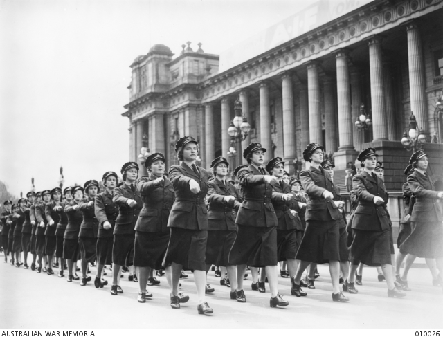 MEMBERS OF THE WAAAF MARCH THROUGH THE CITY STREETS. | Australian War ...