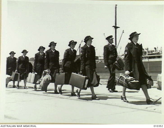 SYDNEY EMBARKATION. TASMANIANS ON THEIR WAY TO EMBARKATION FERRY. V.A.D ...