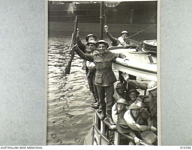 SYDNEY EMBARKATION. N.S.W. TROOPS ON EMBARKATION FERRY. (2/13TH "A ...