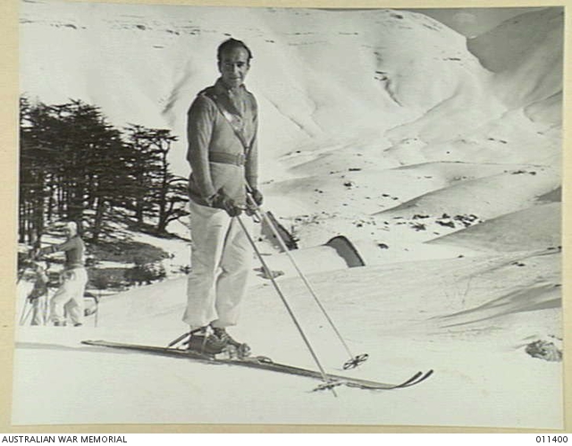 MAJOR RIDDELL. (NEGATIVE BY F. HURLEY). | Australian War Memorial