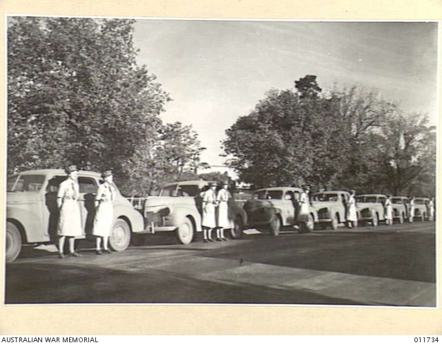 AUSTRALIAN WOMEN JOIN THE ARMY. DRIVERS UNDERTAKE CONVOY WORK ...