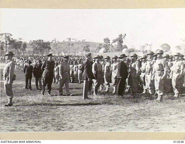 MR FORDE (MINISTER FOR ARMY) INSPECTS U.S. FORCES WITH MAJOR GENERAL H ...