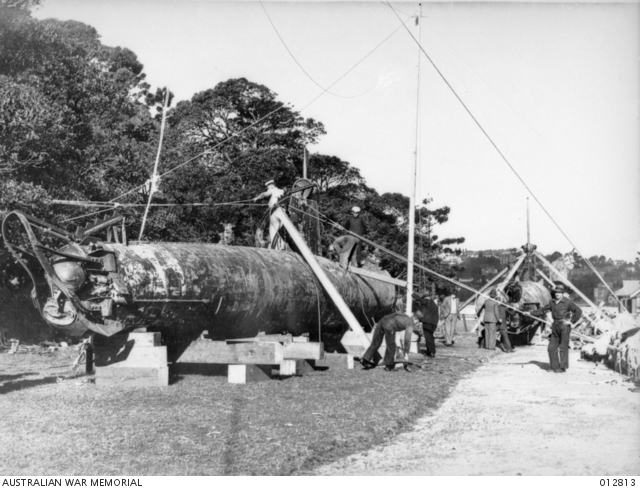 JAPANESE SUBMARINE SUNK IN SYDNEY HARBOUR ON SHOW. | Australian War ...