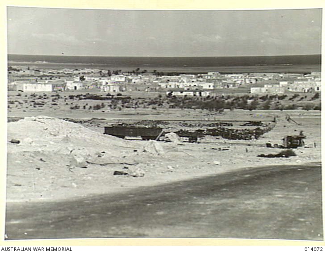 PANORAMA AT MERSA MATRUH. THE TOWN STRETCHES ALONG THE SHORES OF AN ...