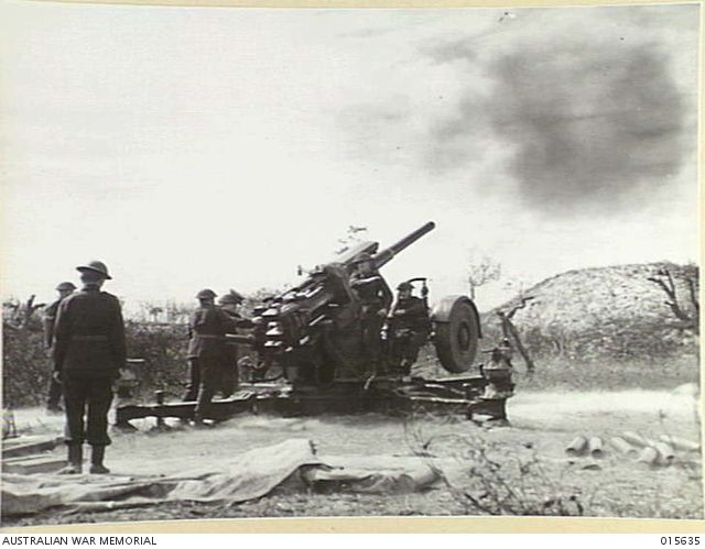 QUEENSLAND. HEAVY ANTI AIRCRAFT GUNS MANNED BY QUEENSLANDERS FIRING ...