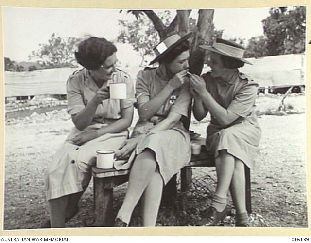 NEW GUINEA. MEMBERS OF THE AUSTRALIAN ARMY MEDICAL WOMEN'S SERVICE ...