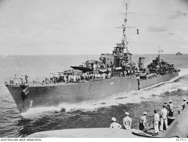 HMAS Arunta coming alongside the HMAS Shropshire for vital messages ...