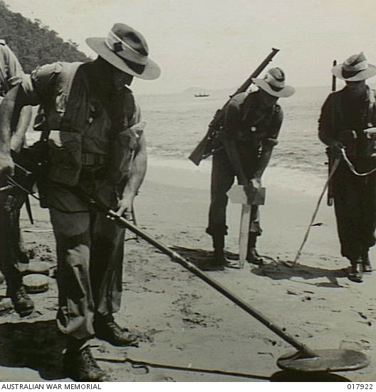 Queensland. Sapper (Spr) Hugh Wright of Norfield, SA, and NX20942 Spr ...
