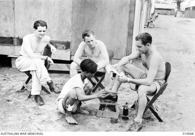 Manila, Philippines. August 1945. Allied pressmen in Manila, left to ...