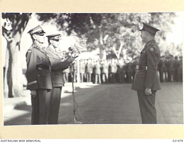 CAIRO, EGYPT. 1941-11-21. IN RECOGNITION OF HIS SERVICES AS COMMANDER OF THE TOBRUK FORTRESS ...