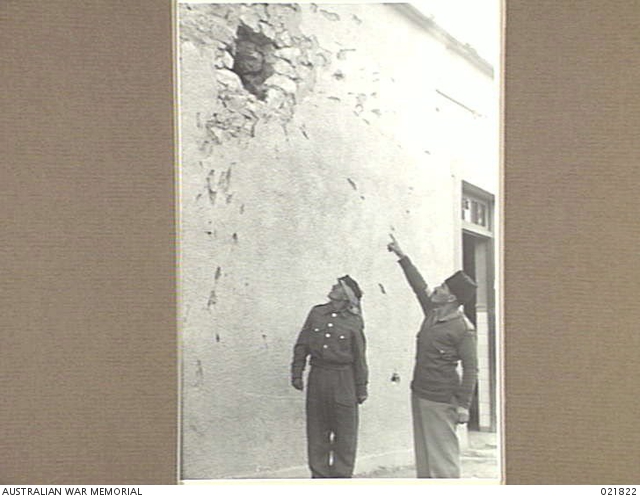 PALMYRA, SYRIA. 1941-12. THE HOLE IN THE WALL WAS CAUSED BY BRITISH ...