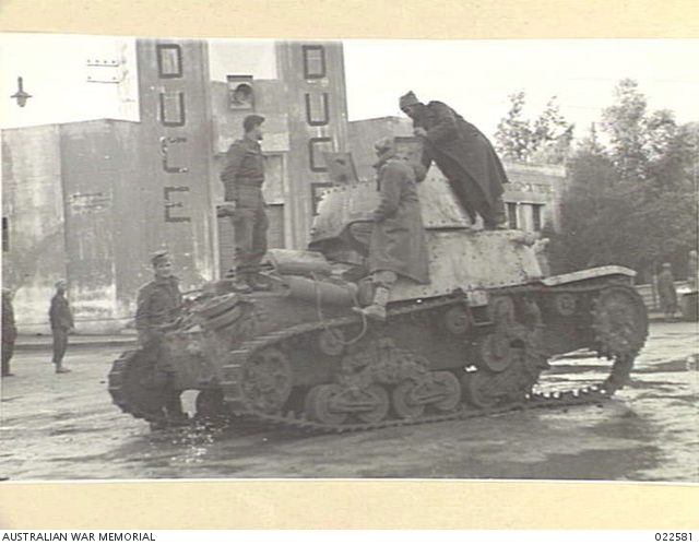 BARCE, LIBYA. 1941-12. A CAPTURED ITALIAN CARRO ARMATO M13/40 MEDIUM ...