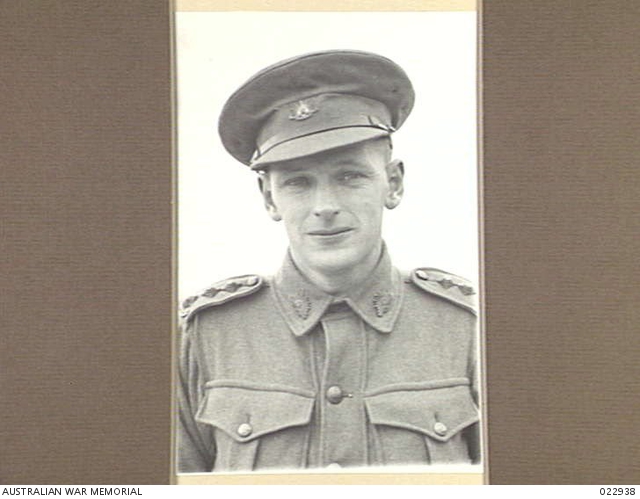 1942-01. CAPTAIN A.H. DIXON OF THE 9TH AUSTRALIAN DIVISION SIGNALS WHO ...