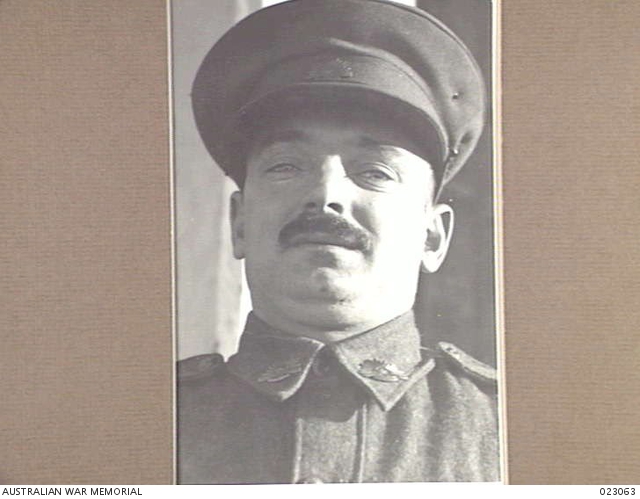 SYRIA. 1942-01. MAJOR A.I. SHEPPARD NC, OF HQ 6TH AUSTRALIAN DIVISION ...