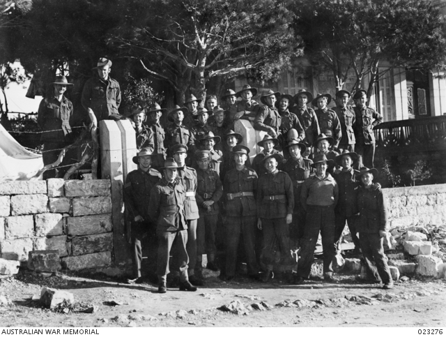 SYRIA. 1942-01. OFFICERS AND MEN OF THE 4TH WIRELESS TELEGRAPHY SECTION ...