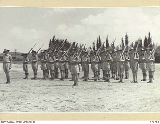GAZA, PALESTINE. 1942-05-14. MEMBERS OF THE HQ GUARD BATTALION ON THE ...