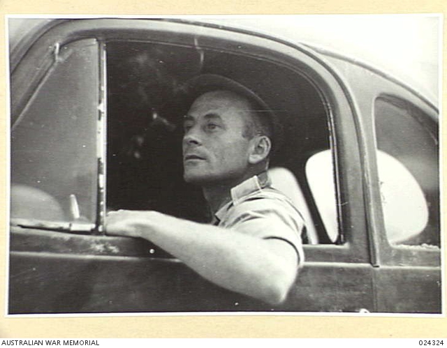 TRIPOLI, SYRIA. 1942-06. WARRANT-OFFICER GRANT DEERE, 9TH AUSTRALIAN ...