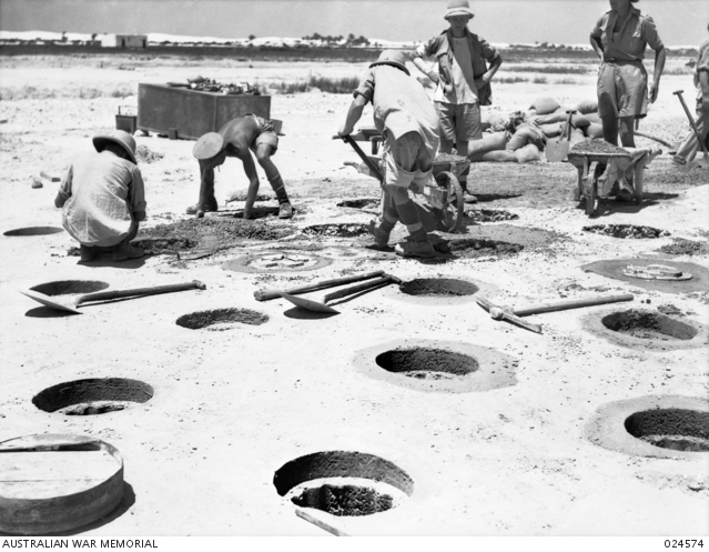 WESTERN DESERT, EGYPT. 1942-07-18. CONSTRUCTION OF TANK TRAP ON THE ...