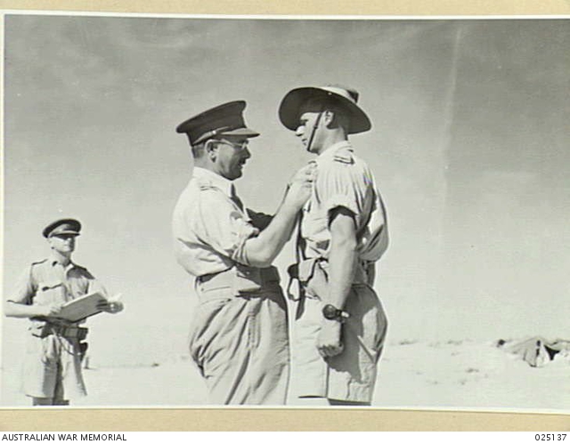 WESTERN DESERT, EGYPT. 1942-10-12. LIEUTENANT-GENERAL SIR LESLIE ...