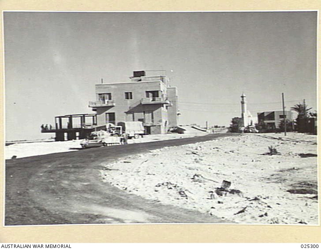 MERSA MATRUH, EGYPT. 1942-11-14 SMALL HOTEL AT MERSA MATRUH (LEFT ...