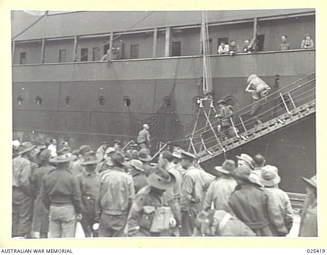 ADELAIDE, AUSTRALIA. 1942-05-22 SCENE AT ADELAIDE AT THE DISEMBARKATION ...