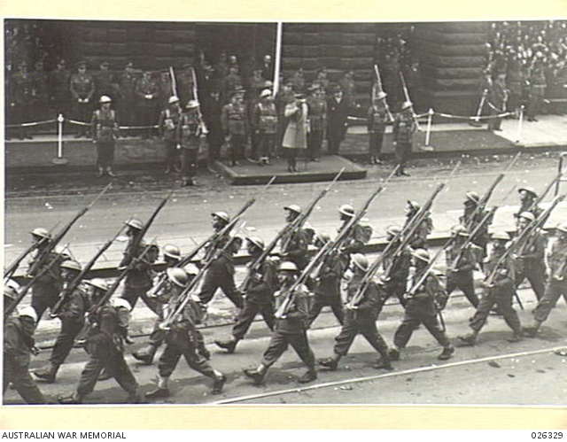 MELBOURNE, AUSTRALIA. 1942-08-28. MARCH THROUGH THE CITY OF MELBOURNE ...