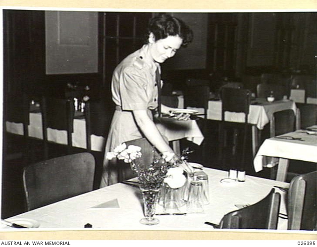 MELBOURNE, AUSTRALIA. 1942-08. A MEMBER OF THE AUSTRALIAN WOMEN'S ARMY ...