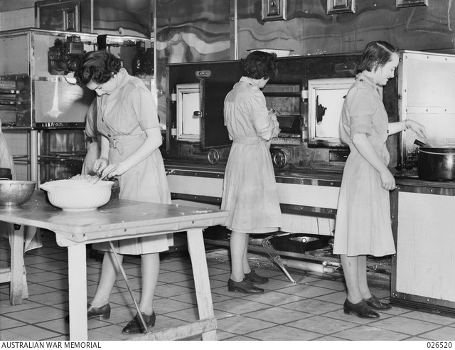 MELBOURNE, VIC. 1942-09. THE AUSTRALIAN WOMEN'S ARMY SERVICE SUPPLY ALL ...