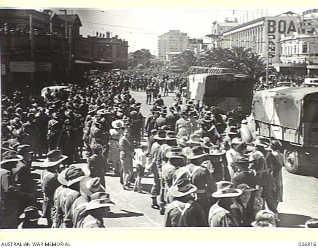 PERTH, WA. 1942-10-05. MEN OF THE 2/11TH AUSTRALIAN INFANTRY BATTALION ...