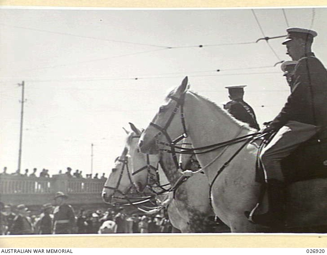PERTH, WA. 1942-10-05. MOUNTED POLICE READY TO LEAD THE MARCH OF THE 2 ...