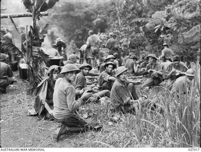 PAPUA, NEW GUINEA. 1942-10. MEMBERS OF THE 2/27TH AUSTRALIAN INFANTRY ...