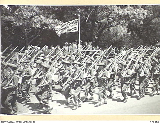PERTH, AUSTRALIA. 1942-10-21. TROOPS OF THE 2ND AUSTRALIAN DIVISION ...