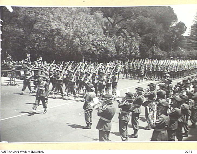 PERTH, AUSTRALIA. 1942-10-21. TROOPS OF THE 2ND AUSTRALIAN DIVISION ...
