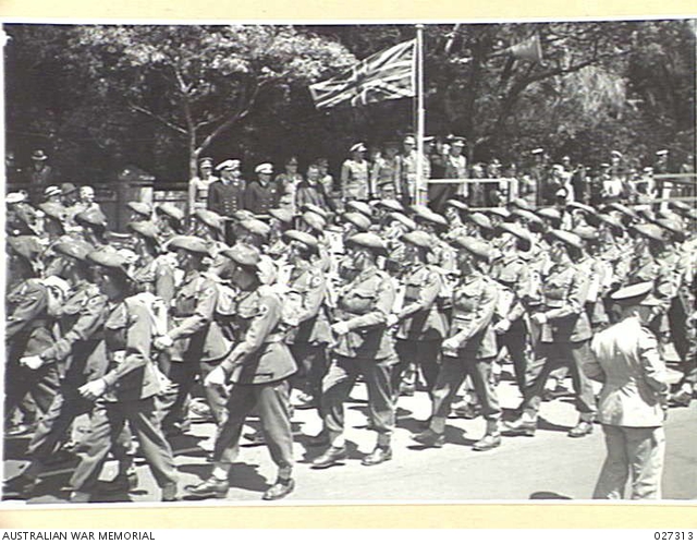 PERTH, AUSTRALIA. 1942-10-21. TROOPS OF THE 2ND AUSTRALIAN DIVISION ...