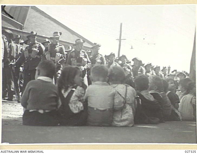 PERTH, AUSTRALIA. 1942-10-20. SCENE AT ASSEMBLY POINT FOR MARCH OF 2ND ...
