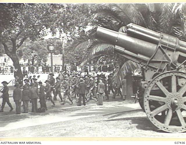 MELBOURNE, AUSTRALIA. 1942-11-01. GENERAL VIEW OF THE MARCH THROUGH THE ...