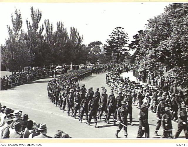 MELBOURNE, AUSTRALIA. 1942-11-01. GENERAL VIEW OF THE MARCH THROUGH THE ...