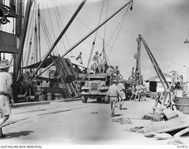 DARWIN, AUSTRALIA. 1942-11-13. GENERAL SCENE ON THE BOOM WHARF AT ...