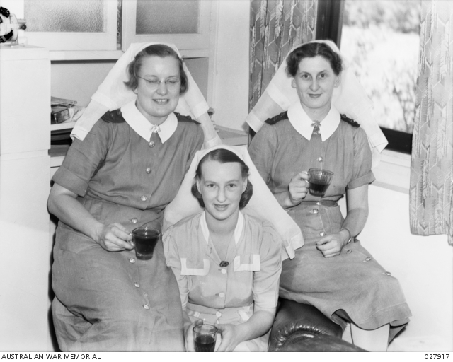 ALICE SPRINGS, AUSTRALIA. 1942-12-01. THREE NURSING SISTERS AT 109 ...
