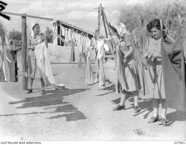 ALICE SPRINGS, AUSTRALIA. 1942-12-01. TWO MEMBERS OF THE VOLUNTARY AID ...