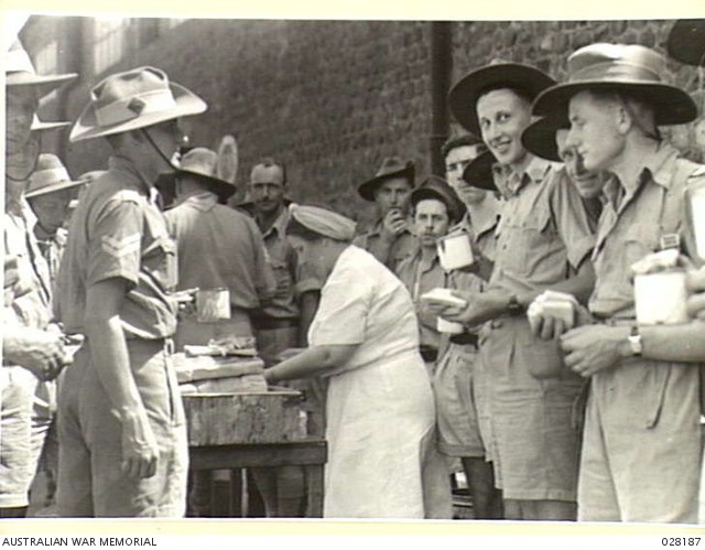 BOMBAY, INDIA. 1942-03-25. AUSTRALIAN TROOPS EN ROUTE FROM THE MIDDLE ...